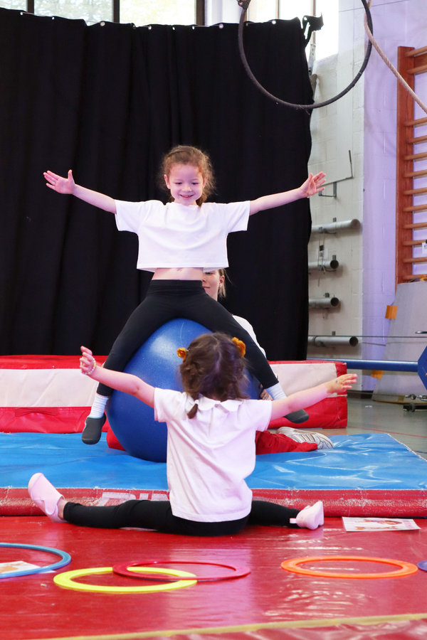 Cirque: Micro Circus - atelier de cirque pour enfants - Chaumont ...